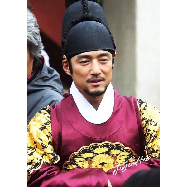 ■ポスター・韓流グッズ・丸めてお送りします。■サイズ：Ａ３（297×420ｍｍ）■材質：写真用紙■韓国製