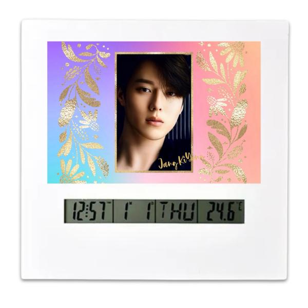 ■フォトフレームクロック・ポストカードサイズの写真は入れ替えられます。・単4電池2個使用・使用方法は取扱説明書に記載してあります。サイズ：185×190×19mm本体重量：243g材質：HIPSフォトフレーム：はがきサイズ（100×148ｍ...