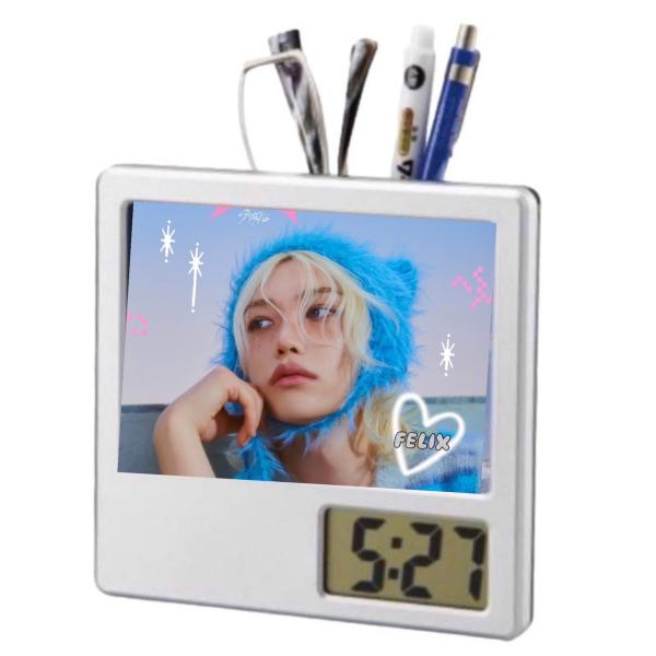 ■写真入りペン立て付き置き時計・単4電池1個使用（別売り）・使用方法は取扱説明書に記載してあります。サイズ：W145×D20×H140mm素材：ABS樹脂、ガラス中国製