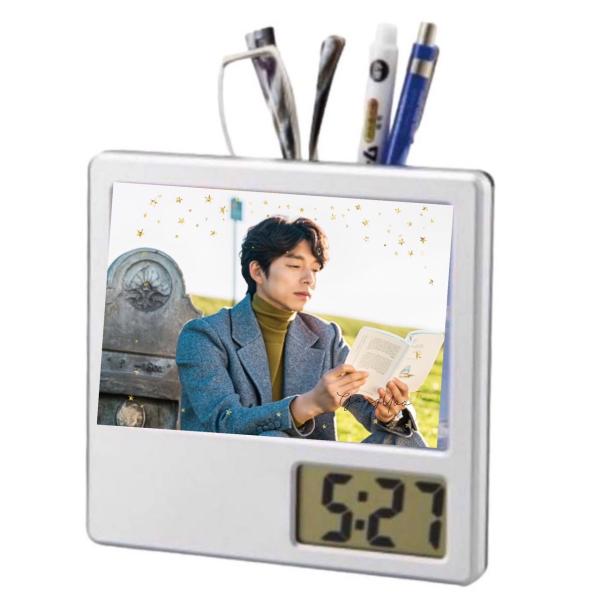 ■写真入りペン立て付き置き時計・単4電池1個使用（別売り）・使用方法は取扱説明書に記載してあります。サイズ：W145×D20×H140mm素材：ABS樹脂、ガラス中国製