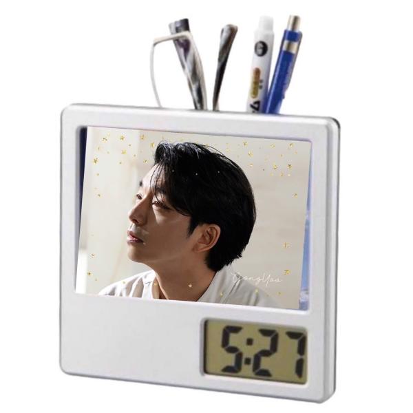 ■写真入りペン立て付き置き時計・単4電池1個使用（別売り）・使用方法は取扱説明書に記載してあります。サイズ：W145×D20×H140mm素材：ABS樹脂、ガラス中国製
