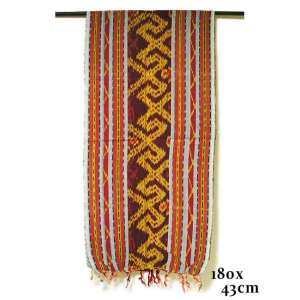 アジアンな空間を演出する際にファブリックは欠かせないアイテム。フロアテーブルや棚の上に敷くだけでお部屋の印象がガラリと変わります。またイカットハンガーなどに掛けてタペストリーとしても楽しめます。※手織りのためほつれや模様の崩れ、　 微妙な色...