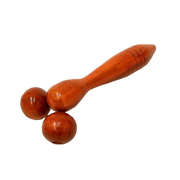 タイから入荷した天然素材を使ったマッサージグッズ！全長16cmの手のひらサイズで腕、首、顔などを手軽ににマッサージ出来ます。丸いローラーで気になる部分をコロコロとマッサージをしたり、強めに押し当てて筋肉や皮膚を挟んでみても気持ちが良いです。...