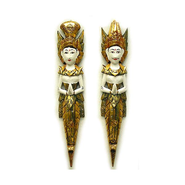 インド中世の大叙事詩Ramayanaに登場するWISNU神の分身ラーマ王子とその妻で土から生まれた神シータ。幾多の謀略を乗り越えて純愛を貫き最後にラーマは王位を継ぎます。 ラーマとシータ二体セット、大き目の60cmサイズになります。軽めの素...