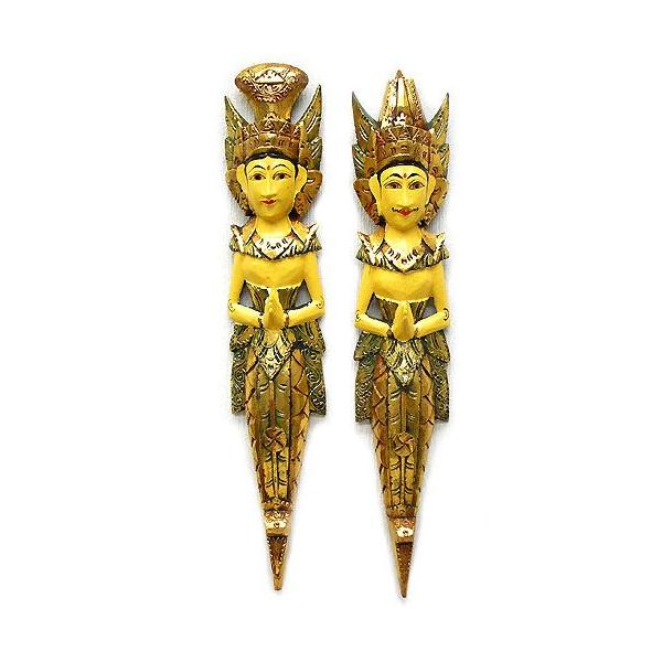 インド中世の大叙事詩Ramayanaに登場するWISNU神の分身ラーマ王子とその妻で土から生まれた神シータ。幾多の謀略を乗り越えて純愛を貫き最後にラーマは王位を継ぎます。 ラーマとシータ二体セット、大き目の60cmサイズになります。軽めの素...