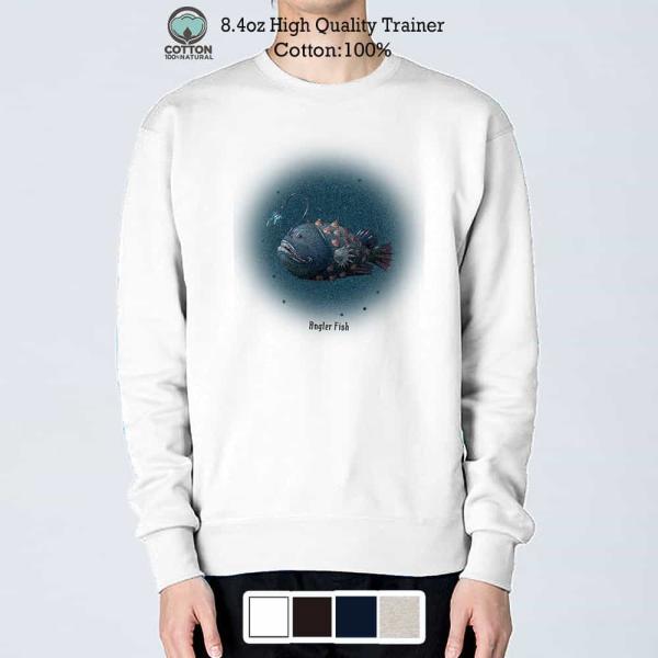 ■釣り人の正装！遊び心溢れるアングラー専用デザイントレーナー。フィールドで目を引く個性的なデザインと実用性を兼ね備えた一着。釣り場での交流はもちろん、タウンユースやギフトとしても選ばれている人気アイテムです。【ここがポイント！】 1.快適な...