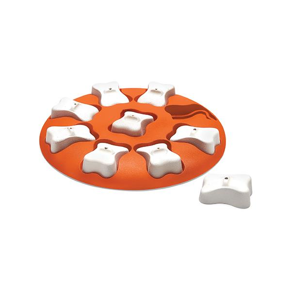 【難易度レベル１】スウェーデンのペットトレーナー推奨！難易度レベルで選べる知育トイ。<br><br>【特長】<br>●骨型パーツには小さな穴が開いていて、クンクン嗅いで宝探し。上手にパーツを外せたらご褒美...