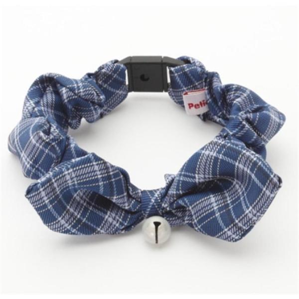 ペティオ　シャルマン キャットカラーシュシュ チェック ブルー光沢のある生地を使用した上質感のある猫首輪。凛とした表情と洗練されたデザインが個性をさりげなく演出します。左右に力が加わるとバックルが外れるセーフティー仕様。反射鈴付き。---対...
