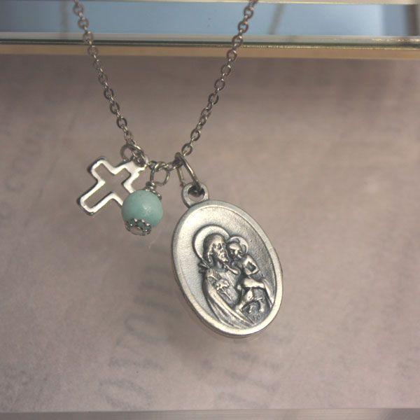 「聖ヨゼフ」のメダイ：約2cm×1cmはイタリア製裏面は聖ヨゼフ、聖母マリア、イエスさまの聖家族チェーン：約45cm天然石:フェミモルファイト6mm（温情と優しさで満たしてくれる癒しの石。）