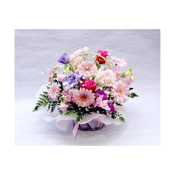 バースデー/アレンジ/ギフト/プレゼント/女性/記念日/祝い/御礼/お見舞い/メッセージカード★アレンジメントの器は製作イメージですので、デザイン等が変更となる場合がございます。★大きく日数を要しますため、北海道・沖縄県へのお届けは不可とな...