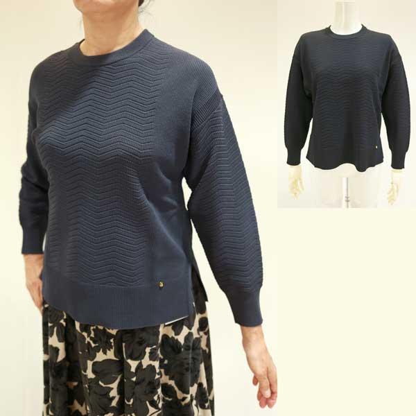 【発売日：2025年08月18日】809102/アセテート・ポリエステル・ナイロン／サーブルストレッチの丸首／クルーネックセーター、ベースはミラノリブリブですが、前後身頃中央部と袖山部分はヘリンボーン柄ジャカードで編地切替が施されています。...