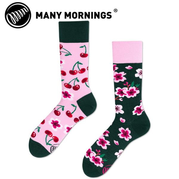 MANY MORNINGSは、靴下製造が100年以上も続いている” AleksandrowLodzki”というポーランドの靴下の首都と呼ばれている町を本拠地として、2014年に設立されたソックスブランドです。この地域に住むほとんどの家庭は代...