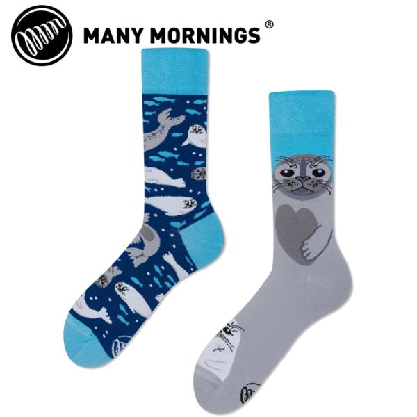 MANY MORNINGSは、靴下製造が100年以上も続いている” AleksandrowLodzki”というポーランドの靴下の首都と呼ばれている町を本拠地として、2014年に設立されたソックスブランドです。この地域に住むほとんどの家庭は代...