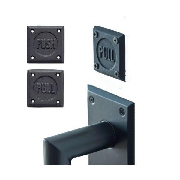 ポッシュリビングよりアンティークの雰囲気のある、サインプレートのご紹介です。■マットブラックの 「PUSH / 押す」「PULL / 引く」のドアサイン。■ハンドル部分にちょっとしたアクセントにおすすめ。お客様が来たときもわかりやすい目印に...
