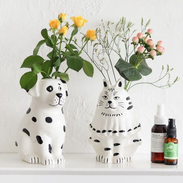 品番シナリー モチーフツールスタンドネコ　犬ネコsize：約 w120×d130×h185mm重量：約 610gイヌsize：約 w115×d150×h185mm重量：約 540g素材磁器原産国中国ブランドSceneryvaseシナリーベー...