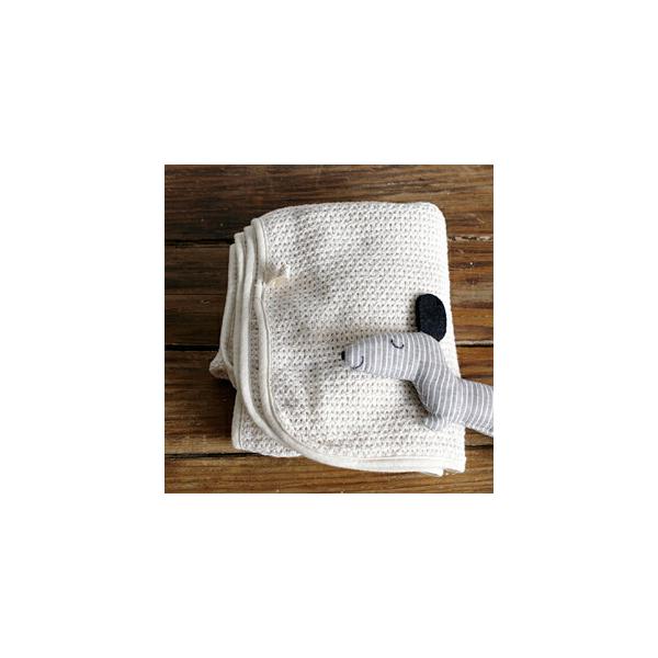 linen製品で有名なnotebooks社の赤ちゃんの肌に優しい肌触りのコットンブランケットのご紹介です。折り畳んでバギーにかけたり、お昼寝の時に。大人の膝かけとしても良さそうです。□サイズ：75 X 100 cm□素材：cotton 10...