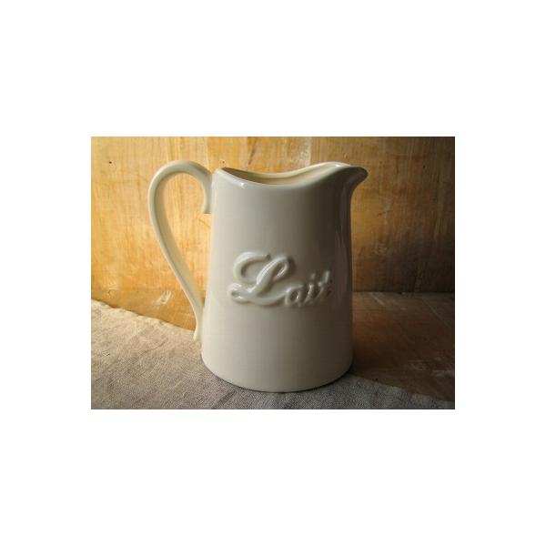 スタジオエムより、エンボス加工がポイントクリームウェアシリーズのご紹介です。□サイズ：W133　D96　H130／600cc□素材：半磁器