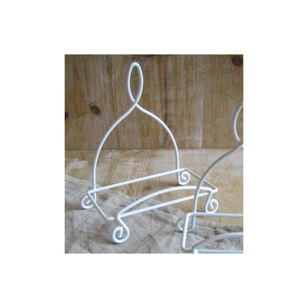 スタジオエムよりディッシュスタンドのご紹介です。□サイズ：W120　D70　H140※画像の 時計 は別売りです。