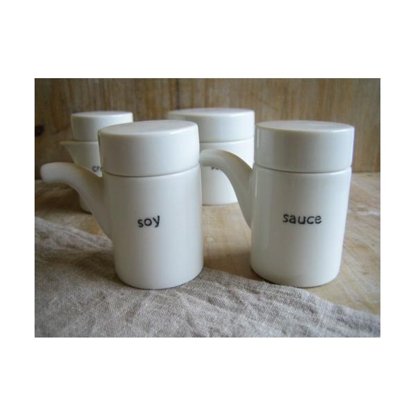 スタジオエムよりFOND DEシリーズのご紹介です。□サイズ：ソース φ45　H72／60cc ソイ φ45　H72／60cc クリーマー φ45　H72／60cc シュガー φ72　H70／120cc□素材：磁器文字にブレがございますがこ...