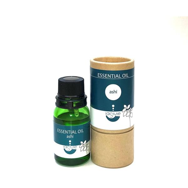 女性の大敵である足のむくみをラクにする、スッキリとした香りのashiブレンド。脚のマッサージに使用することで、体の中の余分な水分を流しやすくし、脚のお肌をキュッとさせ、足から全身をポカポカにします。