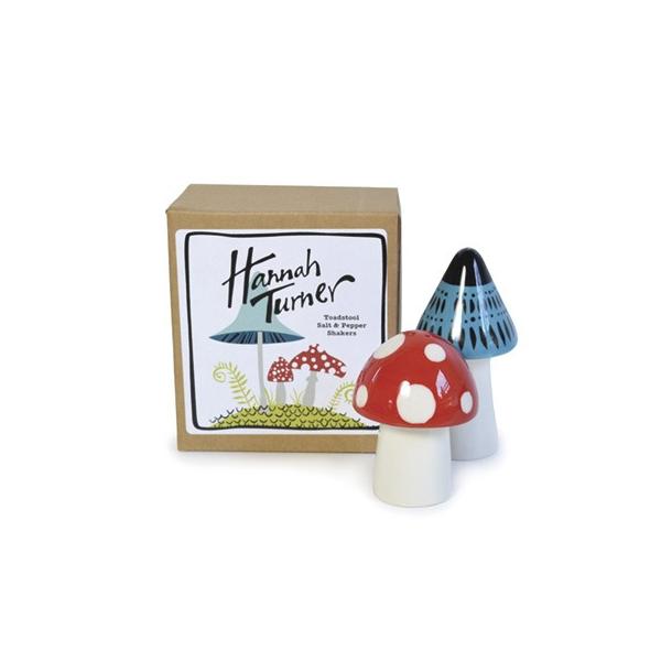 食事の時間が待ち遠しくなる、とってもかわいい動物モチーフのソルト＆ペッパー（塩コショウ用容器）です。それぞれ対になる2点がセットになっています。そのままテーブルに置いておいても愛らしいデザイン。ギフトボックス入りで、プレゼントにも喜んで頂け...