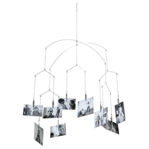 キッカーランドのおしゃれな手作りモビールキットです。材料はお気に入りの写真やポストカードだけ！北欧テイスト、赤ちゃん向け、おしゃれな大人のもビールなど自分だけのインテリアを作ってください。 ステンレスワイヤーでできたユニークなフォトクリップ...