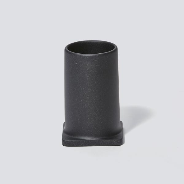 くらしの筒ありそうでなかったサイズを揃えたオーガナイザー。収納に困る物に合わせてサイズを選び、並べて収納できます。キッチン、洗面所、リビング、ワークスペースなど、場所によってtsutsuのキャラクターが変化します。適度な重みと土台がしっかり...