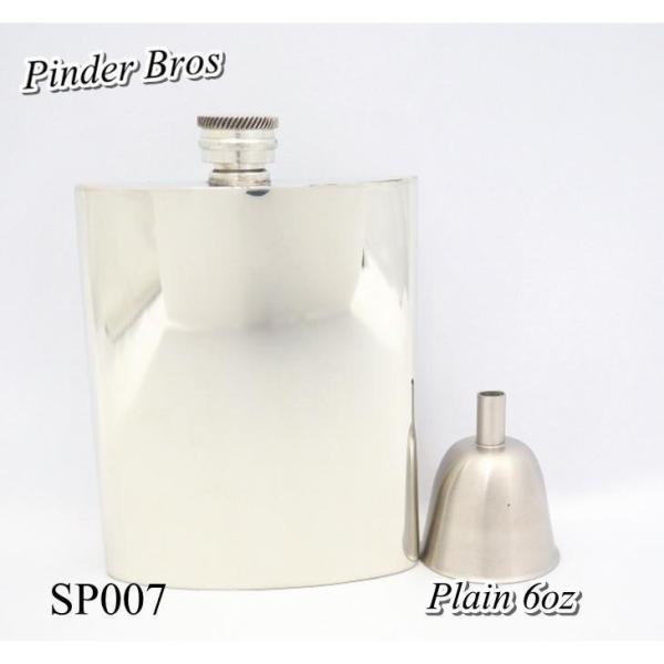 1877年創業の歴史ある英国ピンダーブロス社製のフラスコです。職人の手でひとつひとつ丁寧に作られています。男性、女性問わずお酒を美味しく飲みたい方に人気の錫器。シンプルでシーンを問わずお使いいただきやすいスキットルです。【 サイズ 】高さ（...