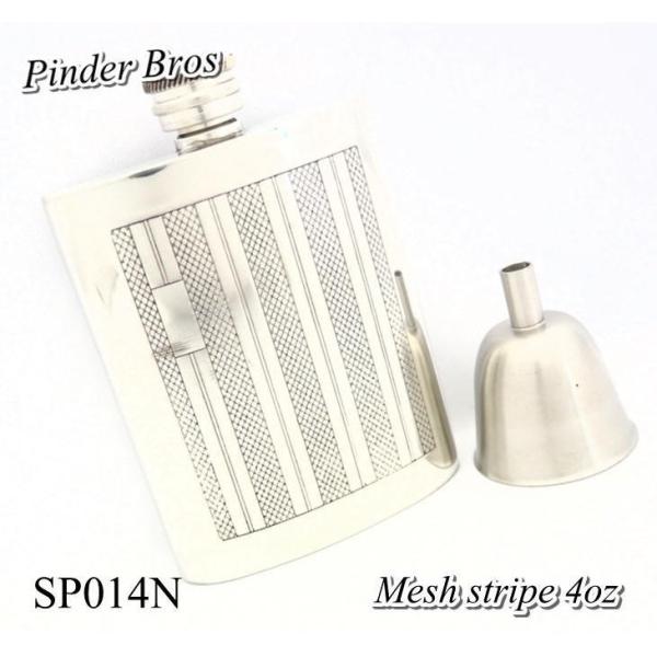 1877年創業の歴史ある英国ピンダーブロス社製のフラスコです。職人の手でひとつひとつ丁寧に作られています。男性、女性問わずお酒を美味しく飲みたい方に人気の錫器。シンプルでシーンを問わずお使いいただきやすいメッシュストライプデザインのスキット...