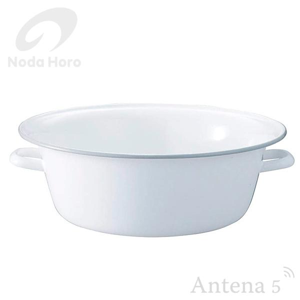 「野田琺瑯（野田ホーロー）」のハンドル付きたらい（大） グレー縁 10Lです。「野田琺瑯」と「日々道具」のコラボレーションで生まれた琺瑯製のたらいです。グレーのフチどりがアクセントになったすっきりとしたデザインで、丈夫で長くご愛用頂けます。...