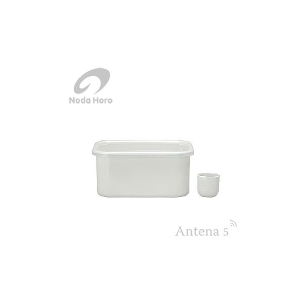 野田琺瑯（野田ホーロー）のぬか漬け美人Sです。酸や塩分に強く、ニオイもつきにくい琺瑯素材でできたクリーン＆シンプルなぬか漬け容器です。ぬか床（ぬか漬け）は毎日かき回さないといけない、というイメージですが、冷蔵庫で低温保存ができるので、忙しい...