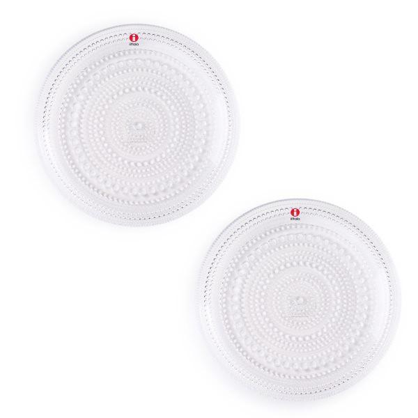 朝露のような泡粒がちりばめられたデザインが特徴の「カステヘルミ」シリーズのプレートセットです。カステヘルミは、フィンランド語で「しずく」という意味。イッタラの小鳥シリーズで有名なデザイナー、オイバ・トイッカが初めてイッタラに提供したデザイン...