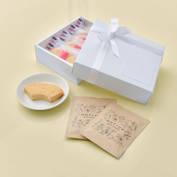 [セット内容]バウムクーヘン×5・コーヒー×2[賞味期間]120日[サイズ]バウムクーヘン：約14×7.5×2.5cm[箱サイズ]約幅15cm×縦18cm×厚さ5cm[備考]※本品製造工場では、小麦を含む製品も製造しています。この商品はこの...