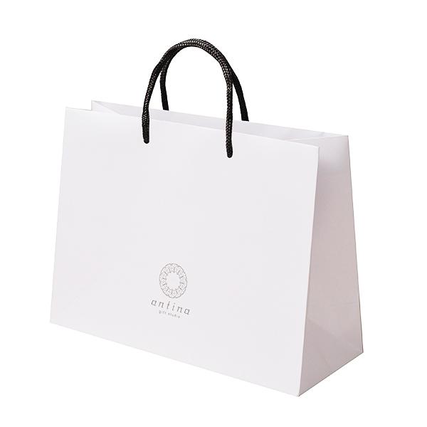 [サイズ]約幅41.5×マチ15×高さ29cm※デザインは改良等の為、予告なく変更になる場合がございます。ご了承ください。※お手渡し時に入れられる商品や数量が、当店では把握できかねますので、サイズをご確認の上ご注文をお願いします。ご不明な場...