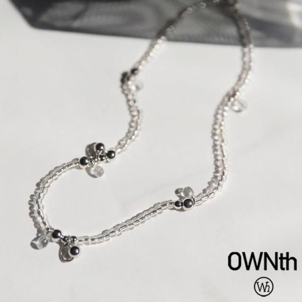 ◎メール便可！※詳細をPCサイトよりご購入前にご確認下さいませ。クリアビーズにシルバーモチーフを散りばめた華奢なネックレス。軽量で首元にフィットしやすいデザインとアジャスター付き仕様が特徴。ニッケルフリーで金属アレルギーにも配慮した高見えア...