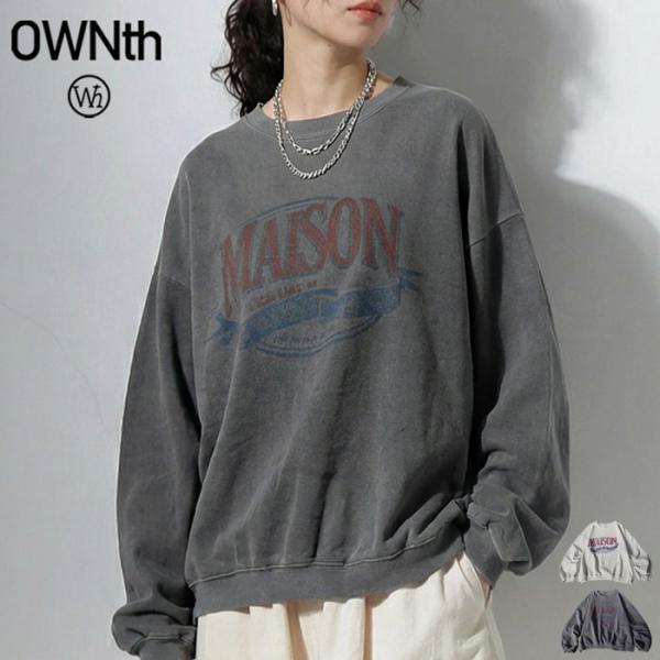 ◎メール便可！※詳細をPCサイトよりご購入前にご確認下さいませ。ピグメント加工のロゴ入り裏毛トップスは、クルーネックとドロップショルダーでラフに着こなせるデザイン。長袖で丈感はややゆったり。裾と袖口はリブ仕様でメリハリを演出し、バックファス...