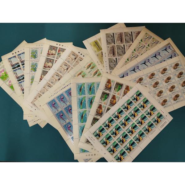 額面5万円分１シート（50円×20）を50枚発送です。※ランダムな為、写真にない絵柄が発送される場合がございます。SHOPにてランダムに選びますのでご了承ください。紙製品のため 極小の汚れ・小傷・ヨレ等がある場合がございます。状態にご理解い...