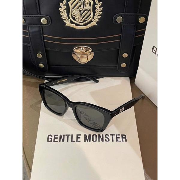 「Gentle Monster(ジェントルモンスター)」は 今話題の韓国のハウスアイウェア のブランドです。 様々なアーティストやブランドとのコラボレーションを通じて Gentle Monsterだけのクリエーティブなデザインと アイデンテ...