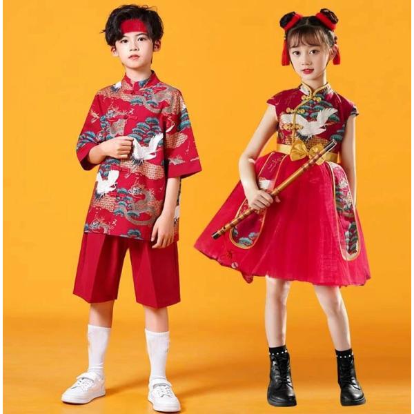 商品詳細  子供中華風ダンス衣装　ステージ衣装 内容   女の子はワンピース 男の子は上下セット サイズ（cm）  男の子身長135cm、28KG、140サイズ。 女の子身長135cm、27KG、140サイズ。 100：ドレス丈56　バスト...