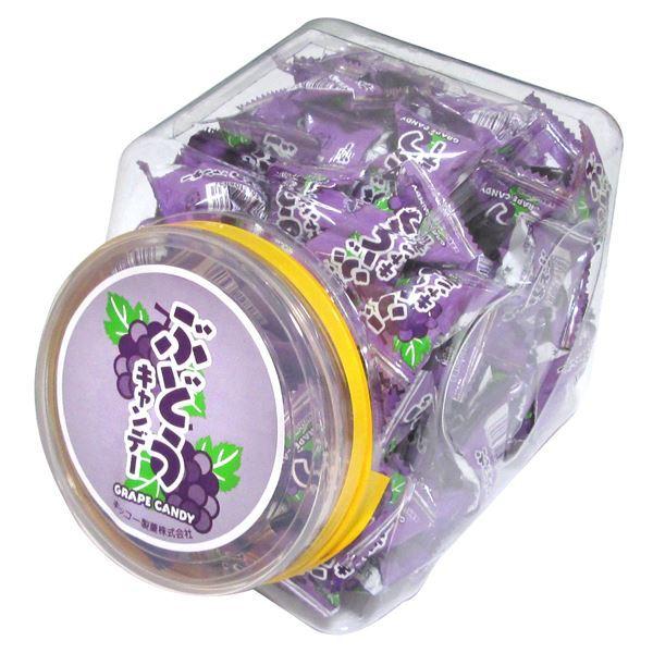 駄菓子屋さんでは定番の昔懐かしの大玉キャンディです。