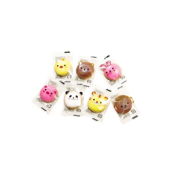 可愛いアニマルがプリントされたパッケージにヨーチタイプのクラッカーが入ってカラフルな動物の顔に！砂糖の優しい甘さとクラッカーのサクサクがクセになる昔懐かしいお菓子です。