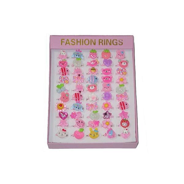 とってもかわいい！子供用おもちゃの指輪のファッションリングです。（サイズ：5〜6号）指輪のデザインは製造時期によって若干の変更がある場合がございます。どんな形の指輪が入ってるかは届いてからのお楽しみ♪※返品(返金・交換)対象外商品