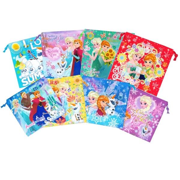 とってもかわいい！アナと雪の女王巾着袋の駄菓子詰め合わせセットが新登場！詰め合わせの内容は、スナック類、グミ類、ラムネ類、いか類、あめ類、チョコレート類（冬季のみ）等からランダムに詰め合わせいたします。袋サイズ：H150×W150ｍｍ　8柄...