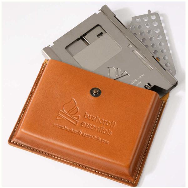 Bushbox / Bushcraft Essentialsサイズ 約16.5 x 12.5 x 4 cm / 重量 約150 gたき火台 焚き火 焚火台 焚き火台 ストーブ 火起こし ソロキャンプ アウトドア バーベキュー ファイヤースチ...