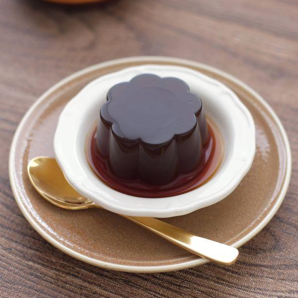 ほろっと崩れる、少し弾力のある食感が特長の新しいスイーツです。こだわりのコーヒーを使用した寒天は、食べるたびに優雅な香りが広がります。海の野菜を使った、体にやさしい食品。毎日のブレイクタイムやデザートにぴったりです！