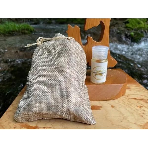 天然青森ひば精油32ml＋青森ひばチップ70gセット防虫・消臭・芳香剤/カビ対策/虫除け・蚊除け/ウッドチップ/青森ひば精油/全国一律送料無料・天然青森ひば油/32ml・原材料：青森県産ひば原木・主な成分：ヒノキチオール(2%以上)αピネン...