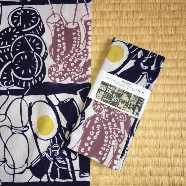 手ぬぐい「おでんあります」(design　by　工房カモ)『おでん』いただきますっ！デザインの鴨川志野さんはその筋（どの筋w）では超有名！ユーモアあふれる手ぬぐいです。【伝統工芸】注染サイズ 約長さ90cm×幅37cm布の伸縮により、多少の...