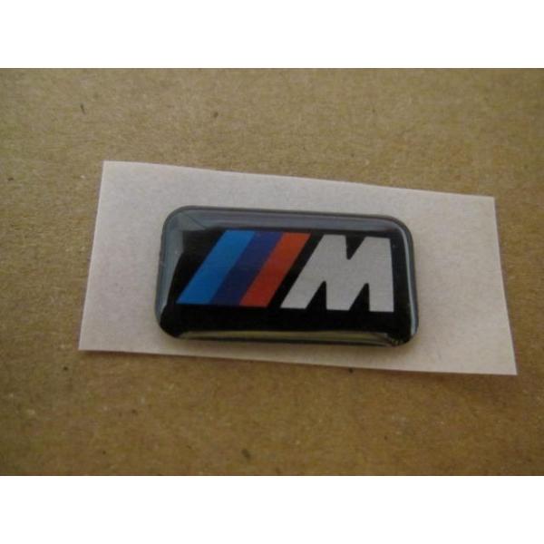 ・(サイズ）縦１０x横１８x厚さ２(ｍｍ)・純正品のホイル等に付けられるエンブレムです・両面テープ付き・プラスチック製 