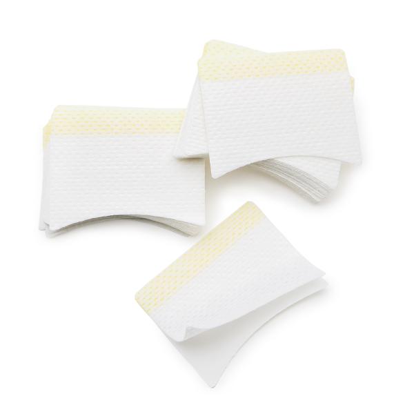 【内容量】 40枚【特徴】 ・マツエクのリムーブ作業にお使いください。・不織布素材であるため、仮毛やリムーバーがよく付着します。・外された仮毛は直接シールに乗せながら作業ができます。・シールの下部（黄色い部分）は貼り付けに便利な粘着レス加工...