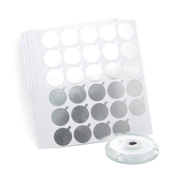 【内容量】 300枚シール（10シート）【材質】アルミニウム【特徴】  ・グルーやリムーバー剤などを出す際にご使用ください。・グルーの鮮度をそのまま保つことが期待できます。・玉石やクリスタル、作業台の上に貼付けて使用する事ができます。・拭き...